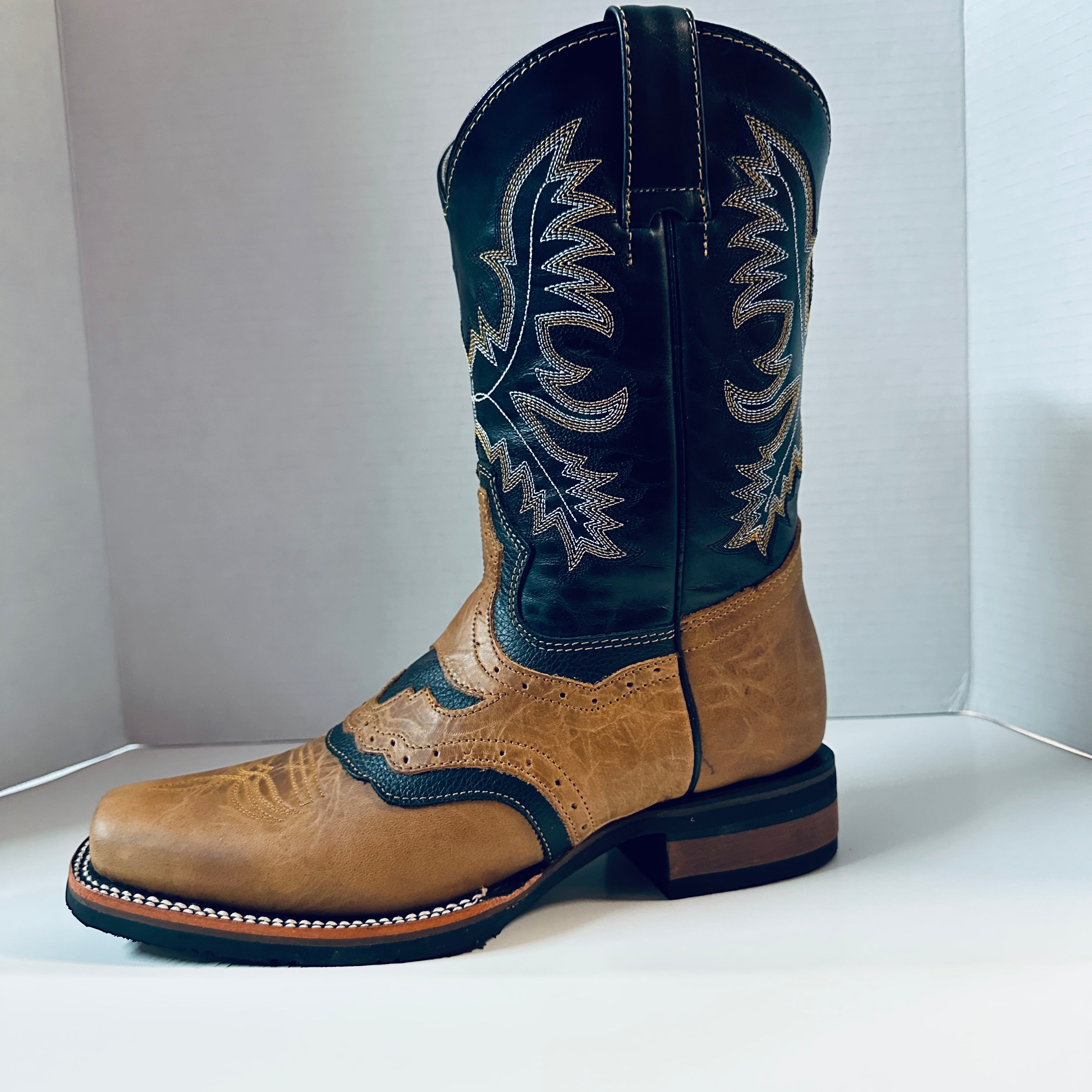 ARANGO BOOTS – TERE'S WESTERN & BOOTS